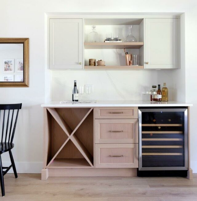 Benefits of Standard & Custom Cabinets in Kitchen Designs